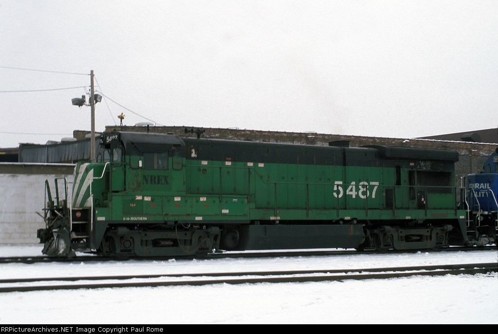 NREX 5487, GE B30-7, ex BN at the BNSF Clyde Yard